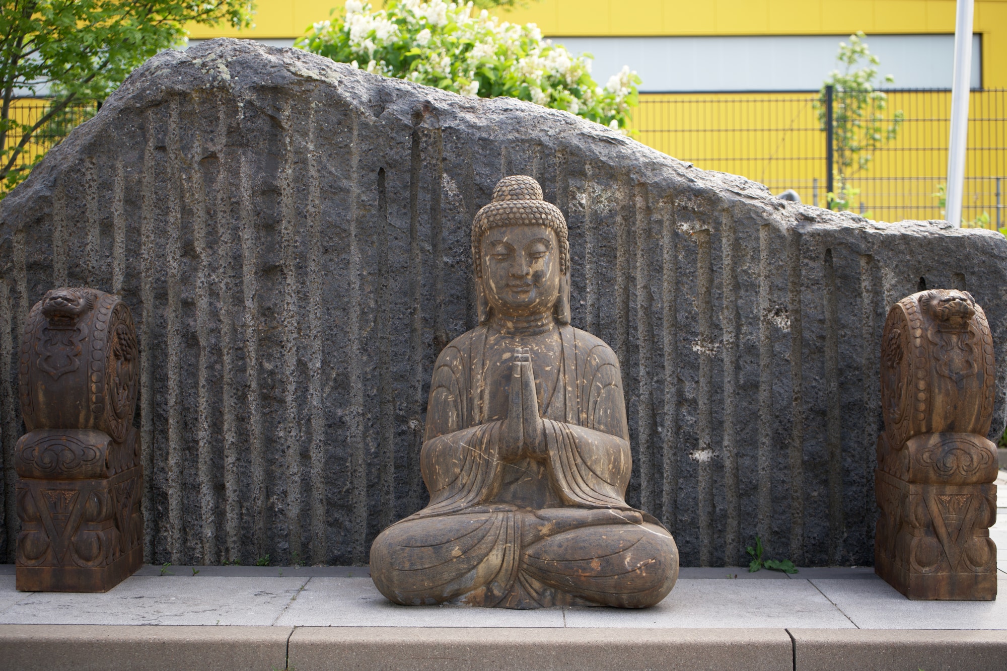 Dekoration für Haus & Garten aus Naturstein - STEINWOLF NatursteinLösungen